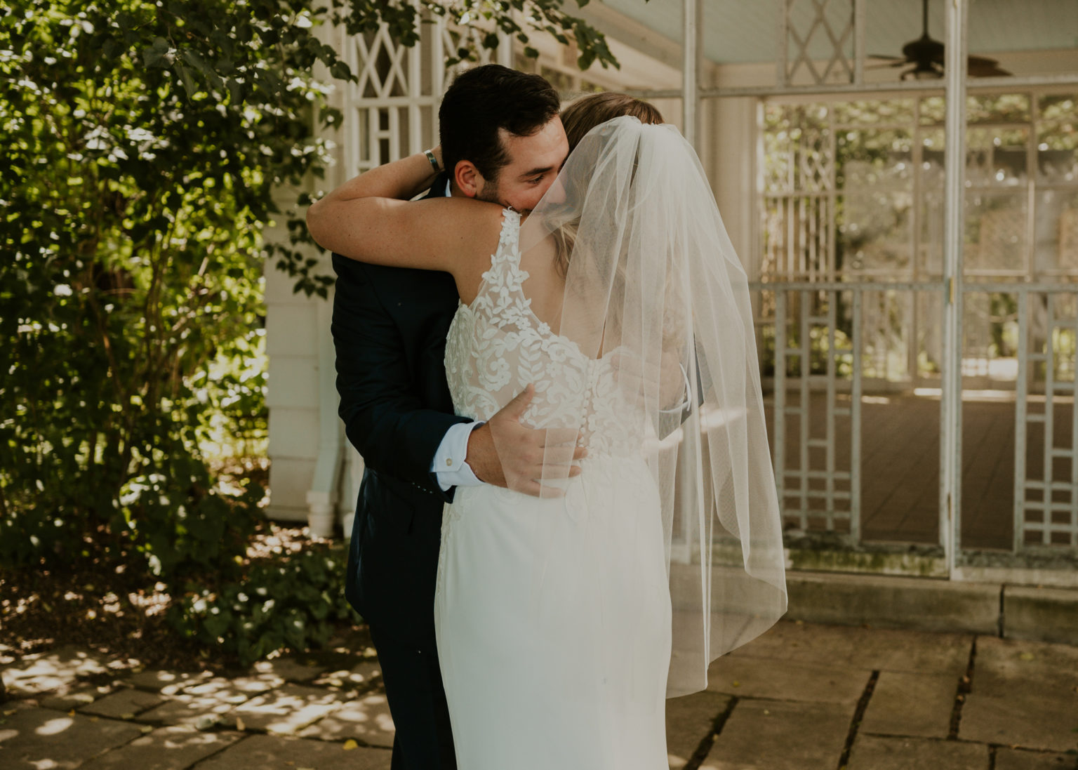 First Look Ideas for Different People on Your Wedding Day